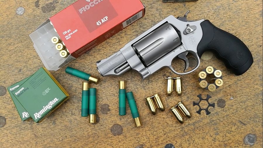 Revólver Smith & Wesson Governor